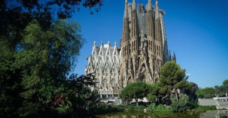 Sagrada Familia and Sailing Experience - The Experience from a Traveler’s Perspective