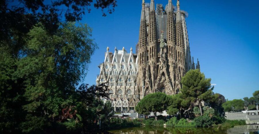 Sagrada Familia and Sailing Experience - The Experience from a Traveler’s Perspective