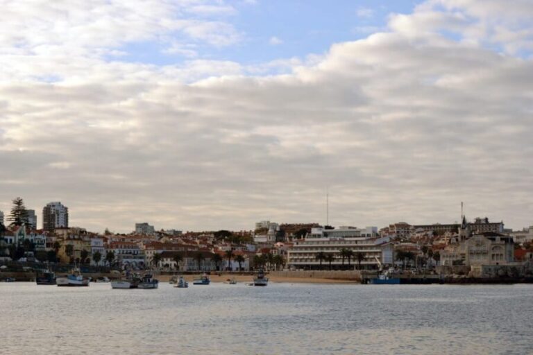 Sail into 2026: Fireworks from Cascais Bay - Key Points