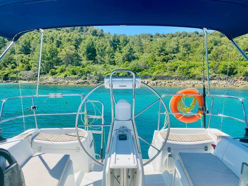 Sailing Island hopping with drinks - Why Travelers Love This Tour