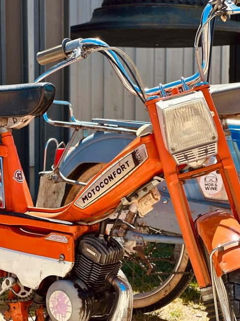Saint-Emilion: Vintage moped rides and tours - Key Points