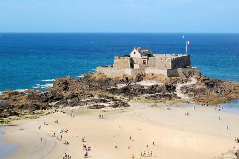 Saint-Malo: Breathtaking landscapes and History Walking Tour - Walking in the Footsteps of Corsairs and Explorers