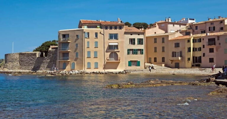 Saint-Tropez: Express Walk with a Local in 60 minutes - A Deeper Dive into the Itinerary