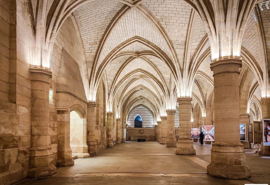 Sainte Chapelle & Conciergerie Private Guided Tour - The Power of Space and Light in Gothic Architecture