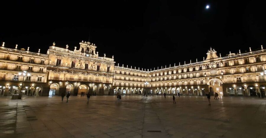 Salamanca: Legends and Stories Private Night Walking Tour - The Value of a Private Night Tour