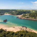 Salcombe: Paddleboarding Group Lesson - What to Expect on the Water