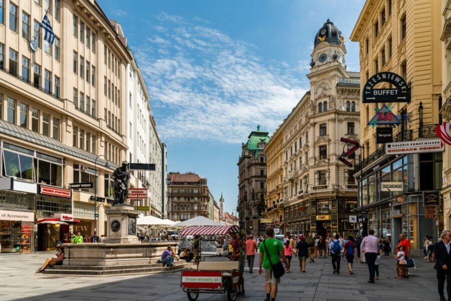 Salzburg: Day Trip to Munich Private Guided Tour - Sights You Might Not Expect