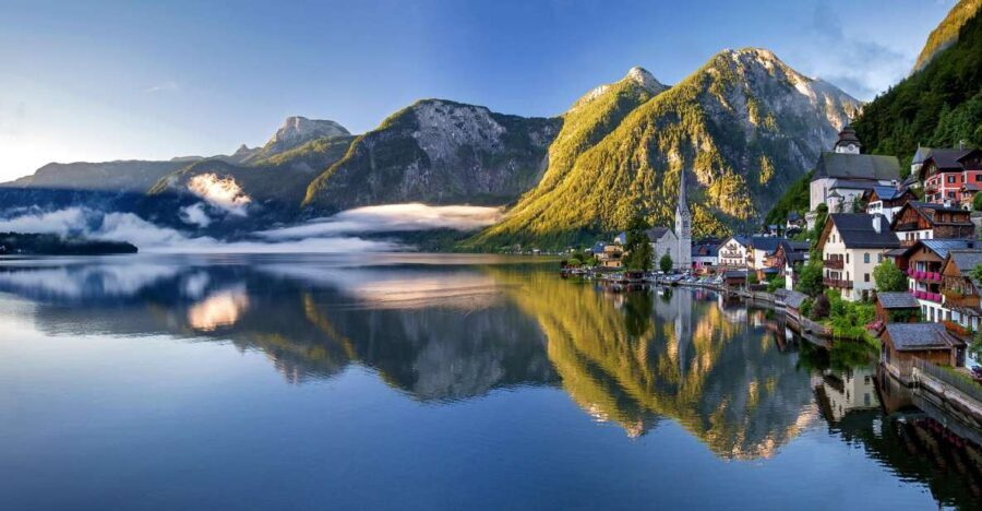 Salzburg: Hallstatt and Sound of Music Tour