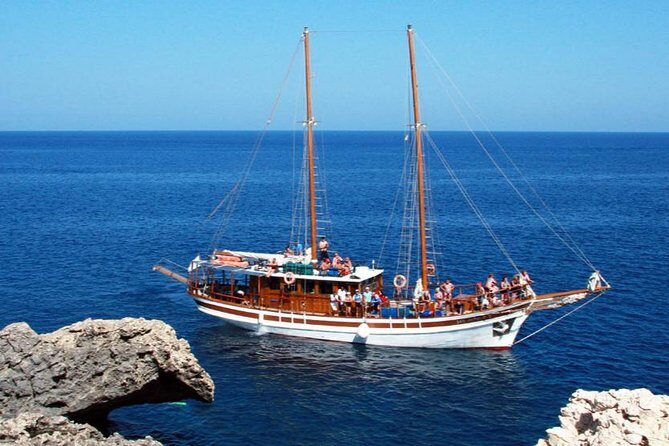 San Antonio Ruby Sunset Cruise from Protaras - Food, Drinks, and Amenities