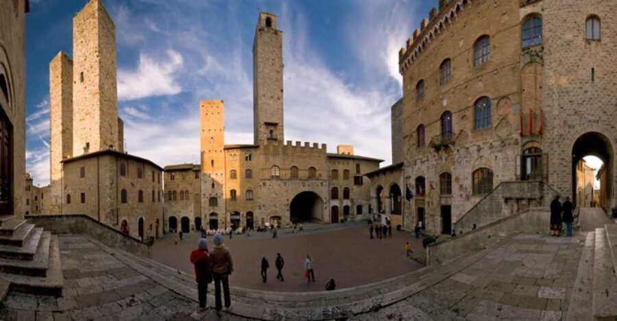 San Gimignano and Volterra: Day Tour from Siena - Exploring Volterra and the Alabaster Craft