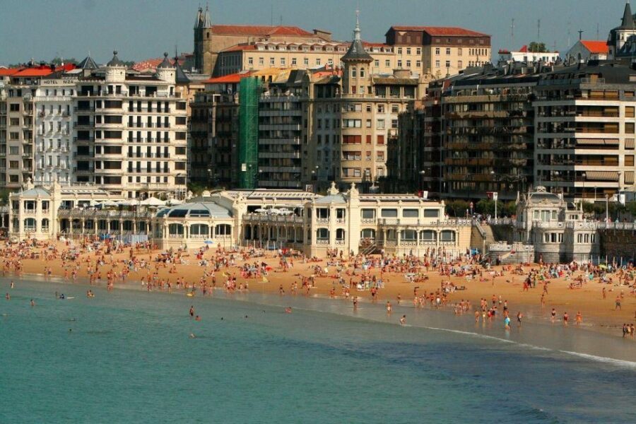 San Sebastian - Donostia Private Guided Walking Tour - Breaking Down the Itinerary