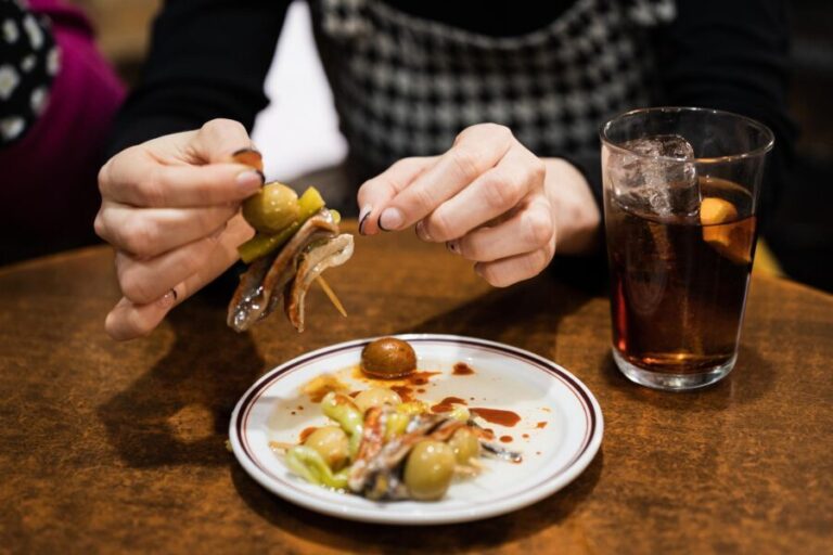 San Sebastian Food Tour with Pintxos & Drinks with a Local - What to Expect from This Pintxos Adventure