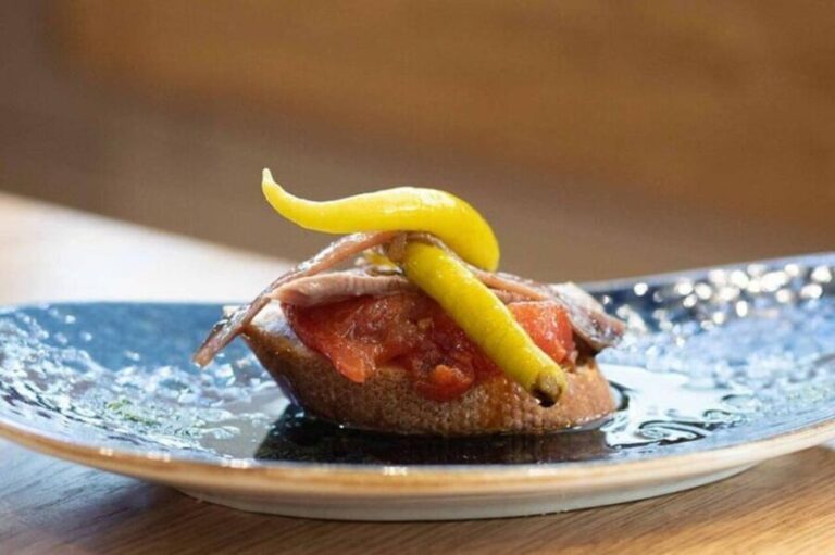 San Sebastian: Guided Food Tour with Pintxo Tasting & Wines - The Experience in Practice: What Travelers Say