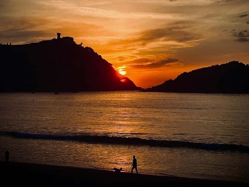 San Sebastián: Sunset from the catamaran in La Concha Bay - The Value for Travelers