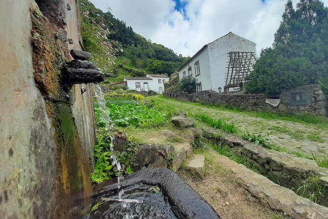 Sanguinho hike, Salto do Prego Waterfall and Furnas hotsprings - Transportation and Group Size