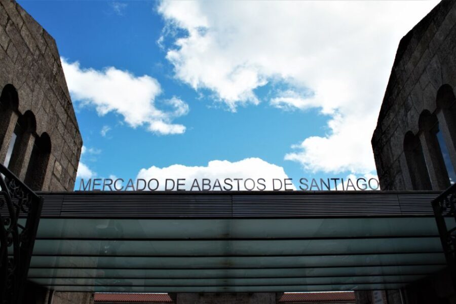 Santiago de Compostela: City tour and typical galician meal - Inside the Cathedral: A Spiritual and Cultural Treasure