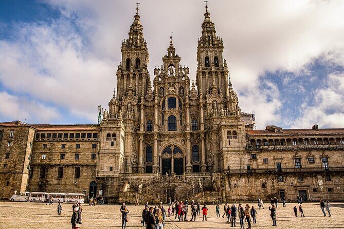 Santiago de Compostela Private Walking Tour with Cathedral Ticket - The Itinerary: What Makes Each Stop Special
