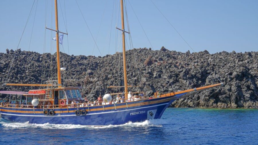 Santorini 2-Day Combo: Volcano Boat Cruise & Island Bus Tour - The Experience and What It Means for You