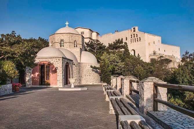 Santorini 4-Hour Private Tour including Wine Tasting, Shore Excursion - Who Should Consider This Tour?