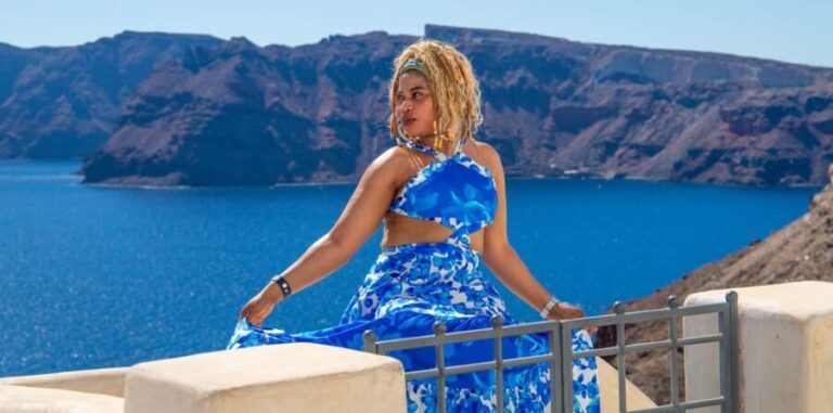 Santorini: 40-Minute Oia Photoshoot - What Makes This Photoshoot Special?