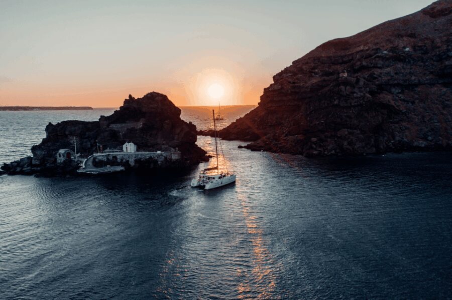Santorini: Catamaran Caldera Cruise with Meal and Drinks - The Value and Why It Works for Travelers