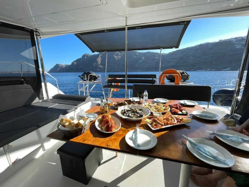 Santorini: Catamaran Cruise with Meal & Open Bar - The Meal and Open Bar: A Highlight