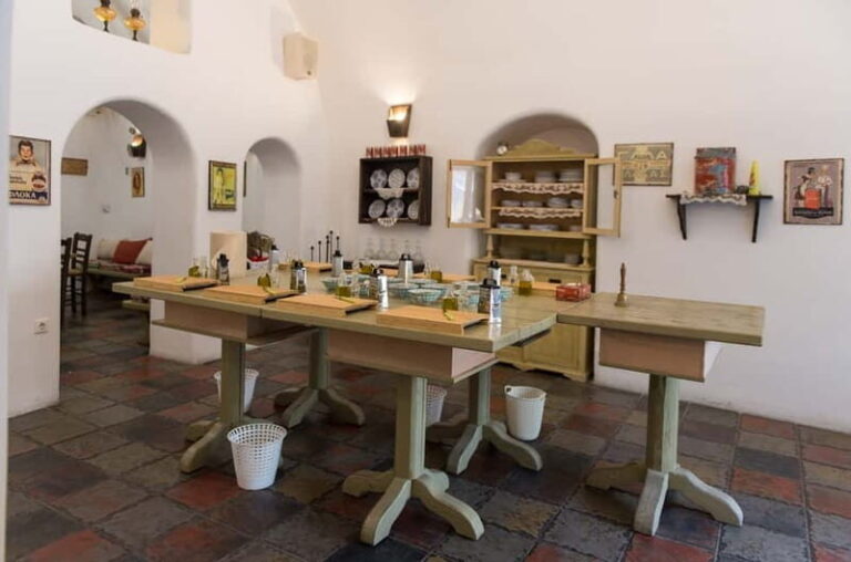 Santorini: Cooking Class, Local Menu and Dessert with Wine - Why This Tour Works for You