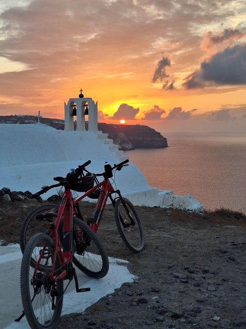 Santorini: E-Bike Sunset Tour Experience - The Itinerary: From Museums to Sunset
