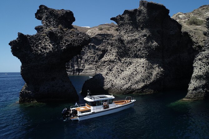 Santorini Half Day MotorCruiser Private Cruise incl. Meal,Drinks &Free Transport - Key Points