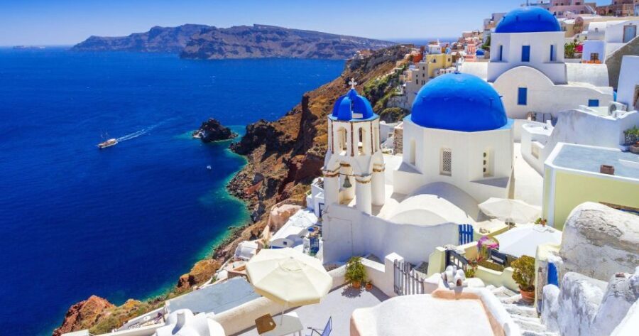 Santorini: Highlights prive tour & wine tasting-local guide - Who Should Consider This Tour?