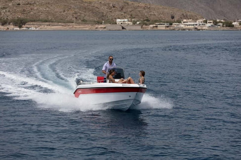 Santorini: license free boat in Santorini - Cost and Value