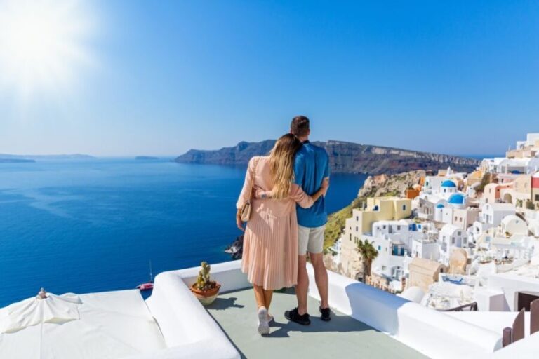 Santorini: Photo Shoot with a Private Vacation Photographer - Who Should Consider This Experience?
