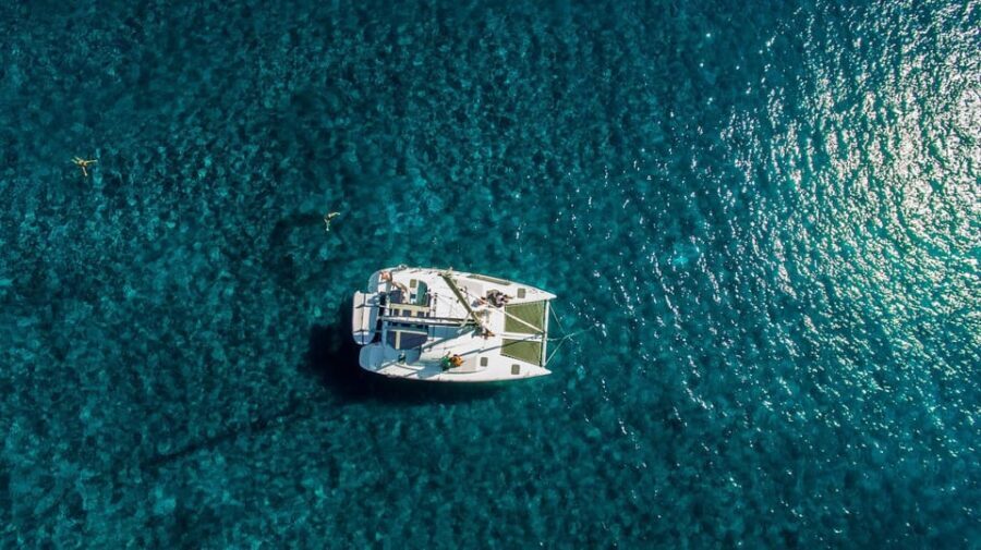 Santorini: Private Catamaran Cruise with Food & Drinks - The Itinerary: What Youll See and Do