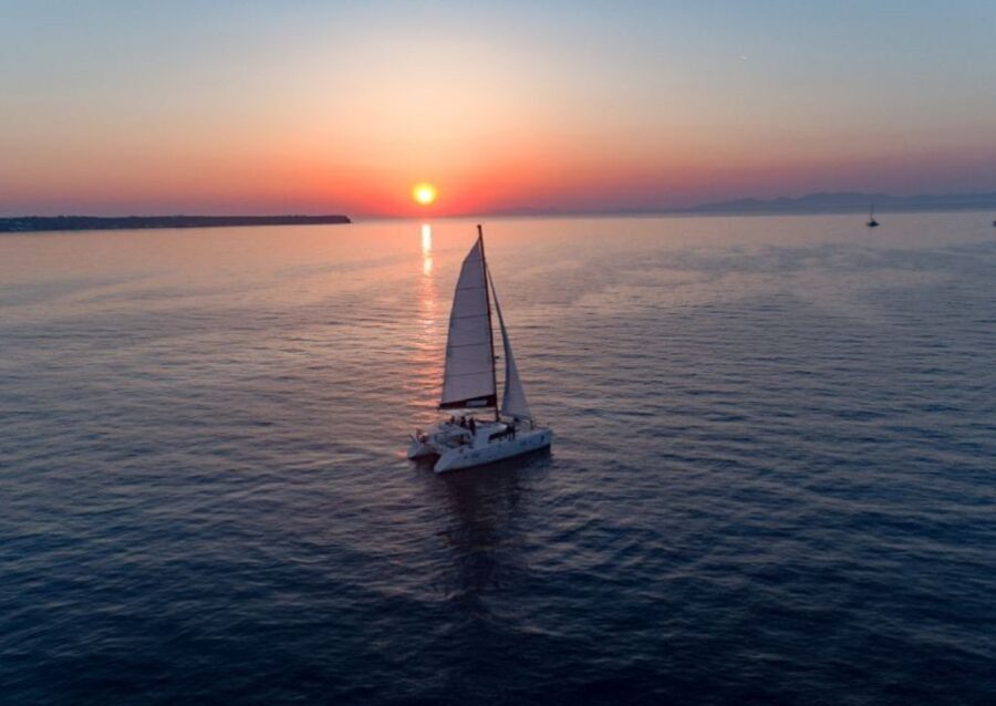 Santorini: Private Sunset Cruise with Dinner and Drinks - A Closer Look at the Itinerary and Highlights