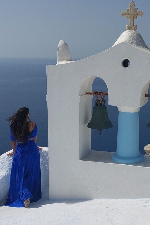 Santorini: Private Sunset Tour with Wine Tasting and Dinner - First Stop: The Iconic Village of Oia