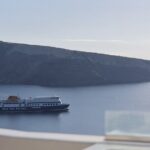 Santorini: Private Transfers To / From The Port Athinios - Why Price Is a Good Deal