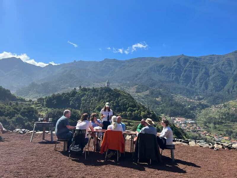 São Vicente Vineyard Visit With Traditional Lunch - Exploring the Tour in Detail
