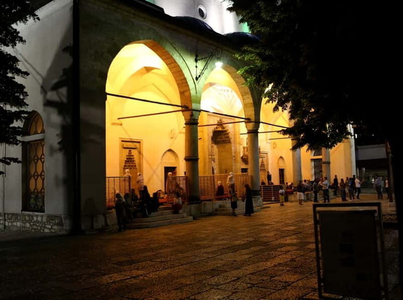 Sarajevo: Nighttime City Highlights Walking Tour - Who Will Love This Tour?