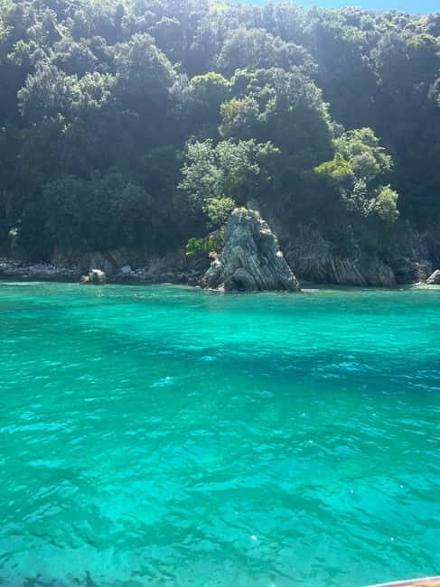 Saranda: Boat tour to 7 destinations and free umbrella - The Itinerary in Detail