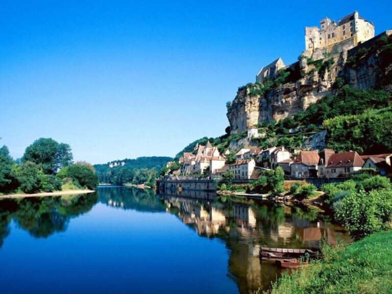 Sarlat : Private tour to Prehistoric Cave + Medieval Castle - The Scenic Drive Along Dordogne