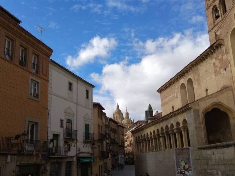 Segovia: Guided Walking Tour with Alcázar Entry - What to Expect from the Tour