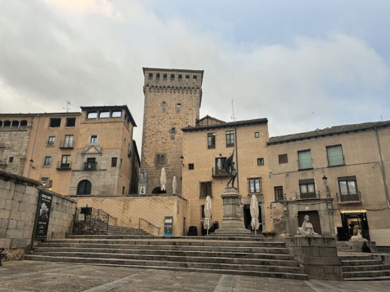 Segovia: private tour with Alcazar, Cathedral and wine tasting - Practical Tips for Travelers
