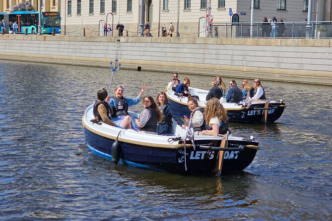 Self Drive Electric Boat in the Canals - Who Should Consider This Tour?