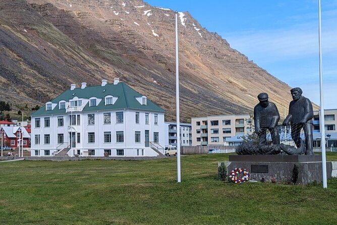 Self-Guided Tour of Ísafjörður: Art, History, and Architecture - Navigating the Experience