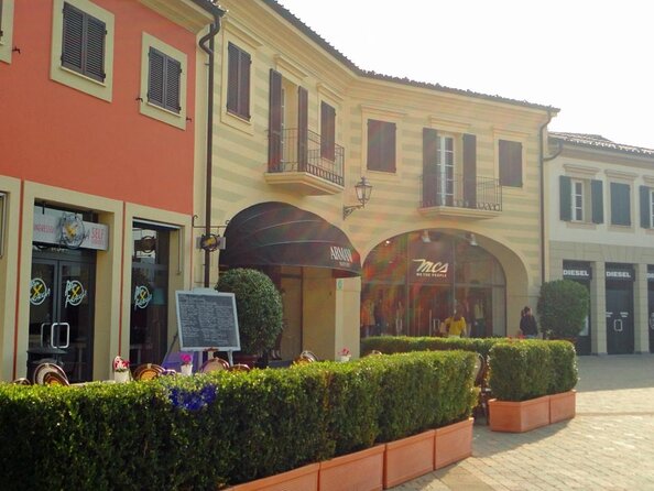 Serravalle outlet, private shopping tour from Milan. - Key Points