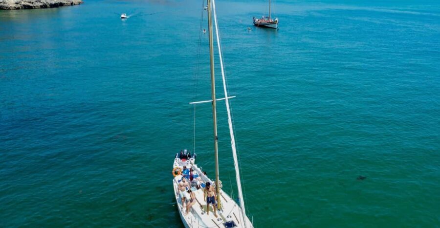 Sesimbra : Sailing Tour - Diving Into the Details of the Sesimbra Sailing Tour