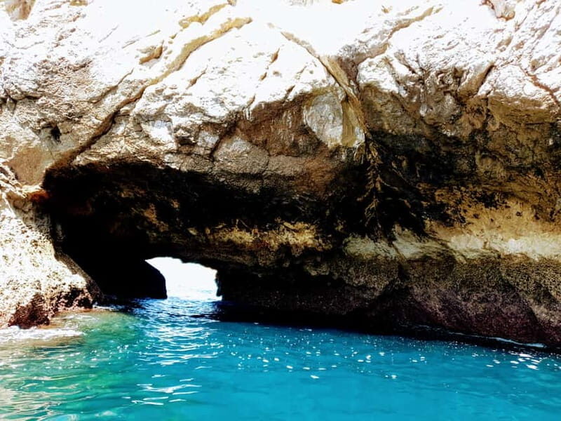 Sesimbra: visit to the Caves - Dive Into the Itinerary