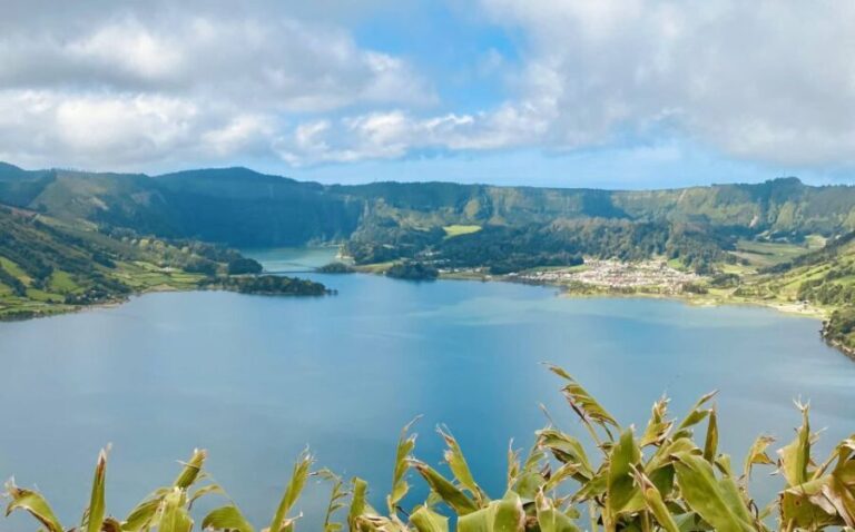 Sete Cidades: Full Day Jeep Tour and Walking Trail - Why Travelers Love This Tour