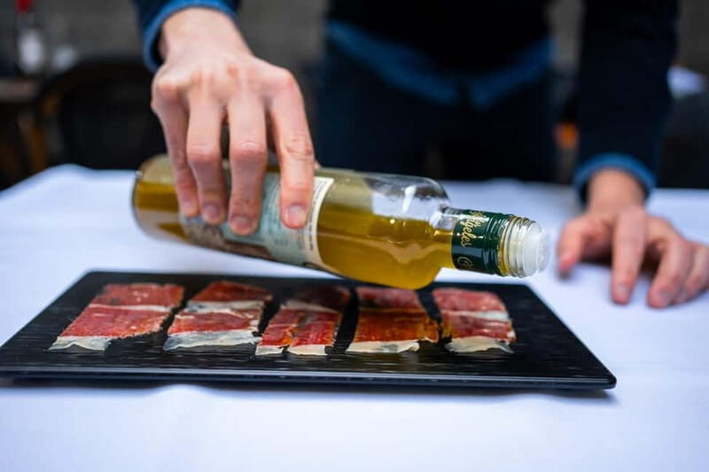 Seville: Cathedral and Giralda Guided Tour with Tapas - Tasting Spain: The Tapas Experience