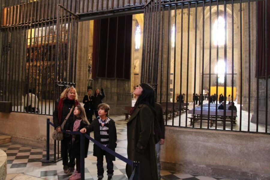 Seville: Cathedral and Giralda Skip-the-line Guided Tour - Key Points